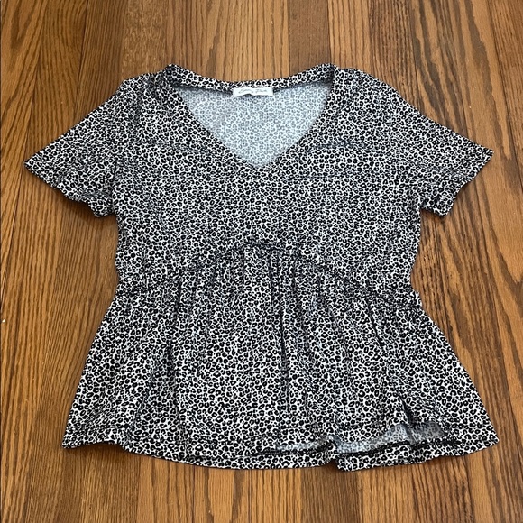 emory park | Tops | Emory Park Black And White Animal Print Short ...
